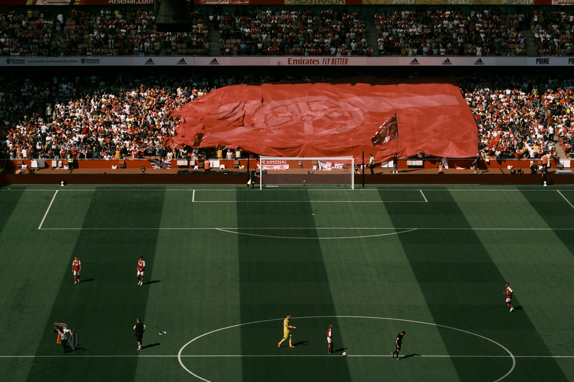 Top 10 Funniest Football Chants: Arsenal & World Football